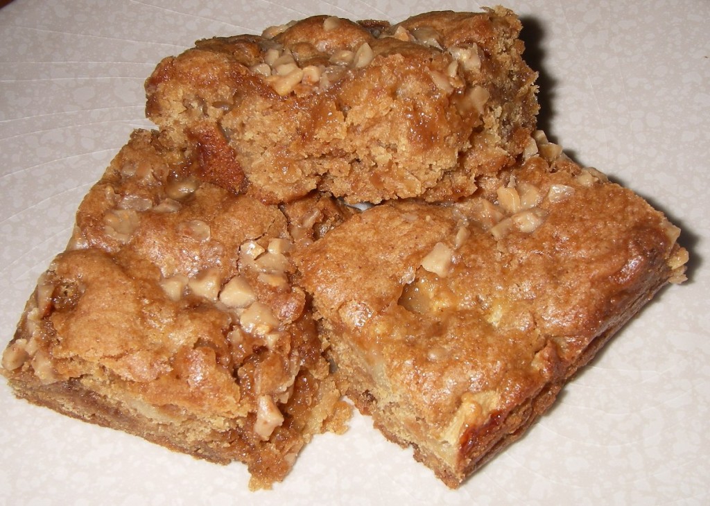 Caramel Apple Toffee Bars | Busy Baking Mama